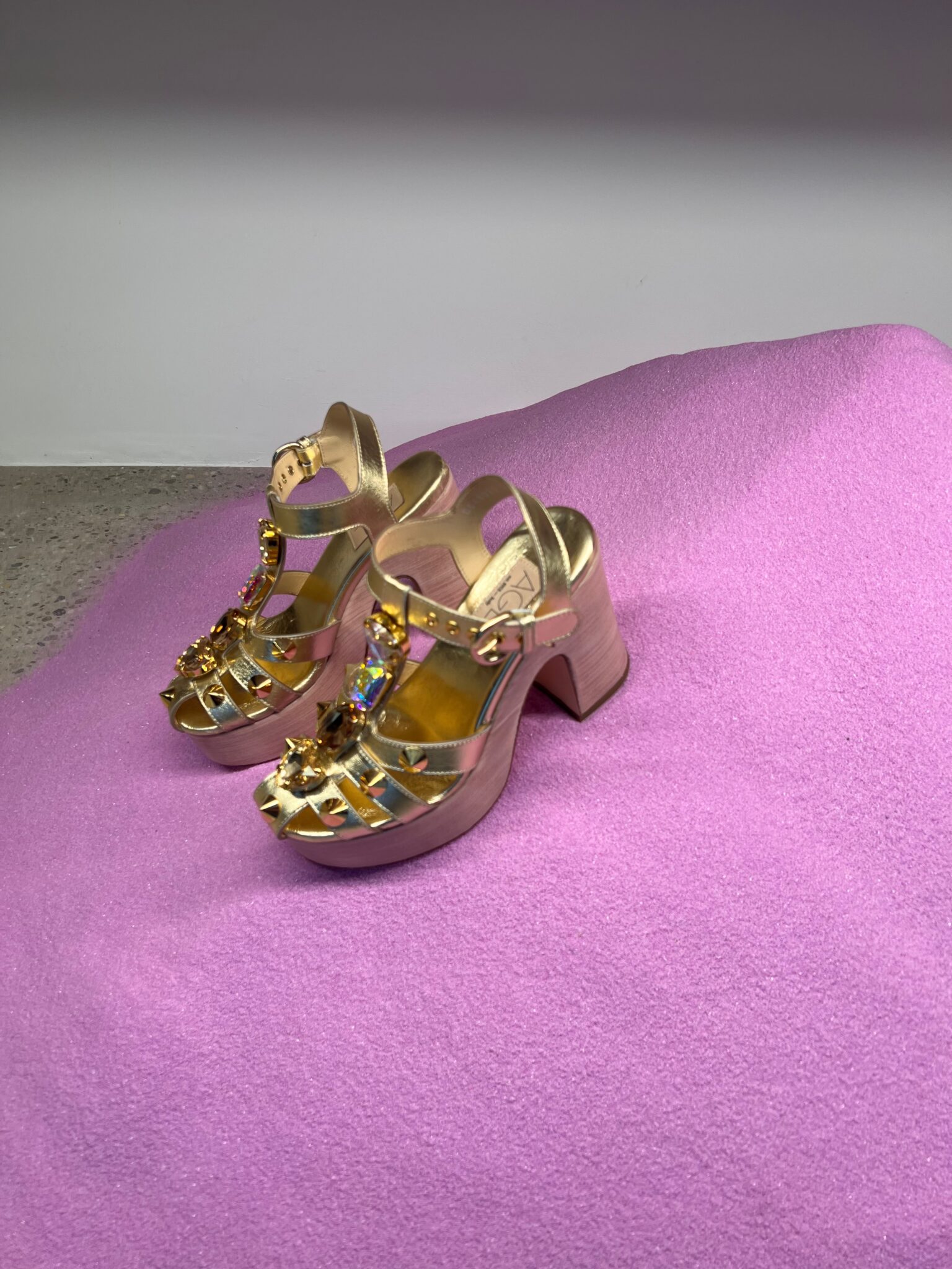 Milan Fashion Week SS23 - Dazzling Shoe Presentations. Giuseppe Zanotti ...