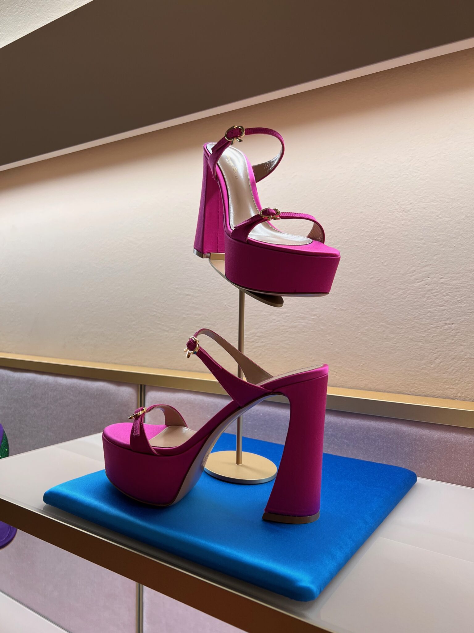 Milan Fashion Week SS23 - Dazzling Shoe Presentations. Giuseppe Zanotti ...